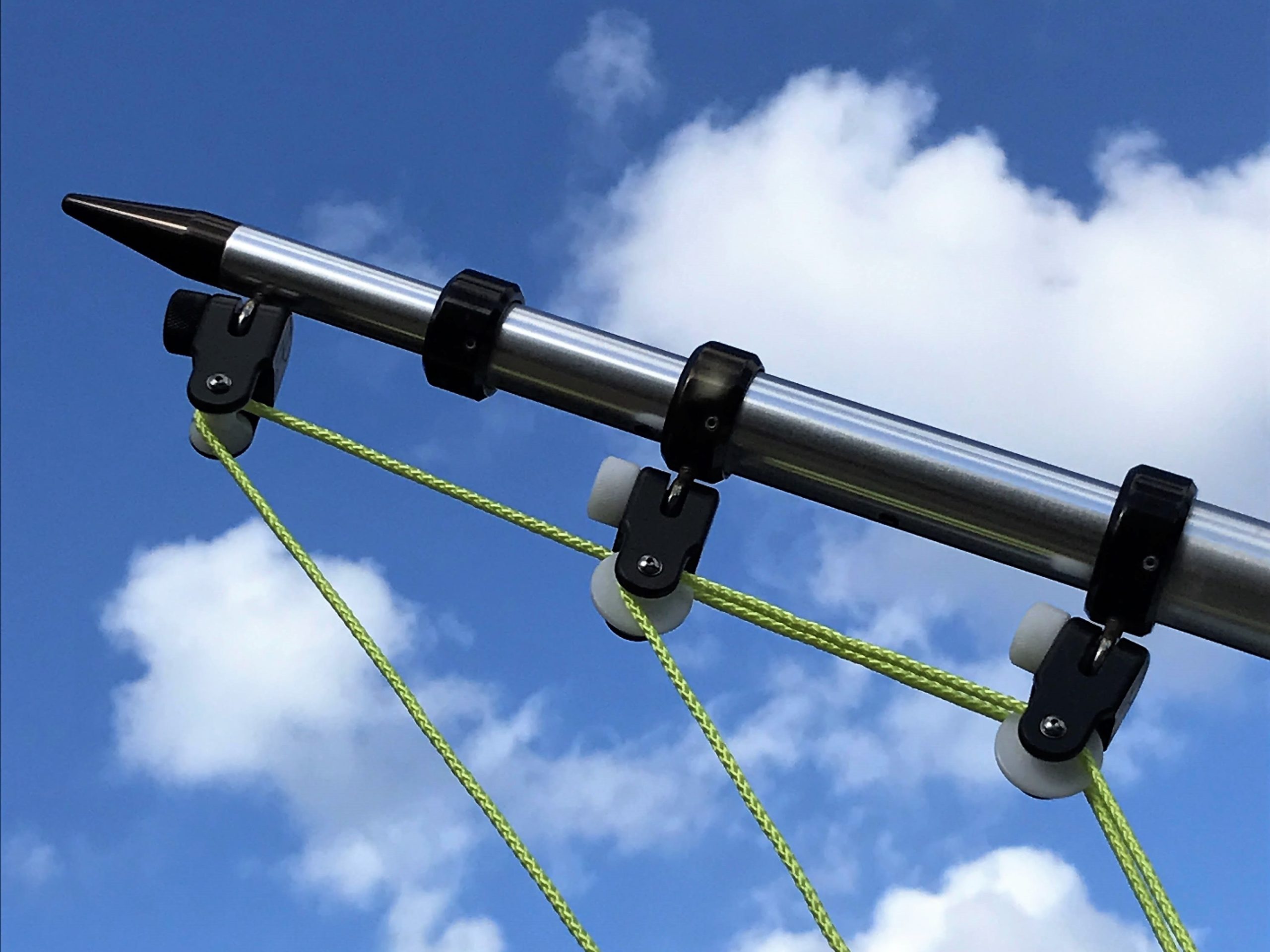 QUICK DROP Line Guide - Removable outrigger roller guides.